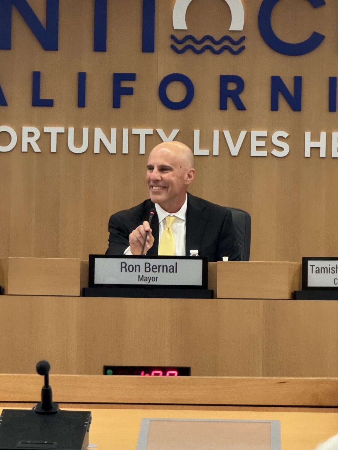 New Antioch officials sworn in following disorganized council meeting | Antioch Herald